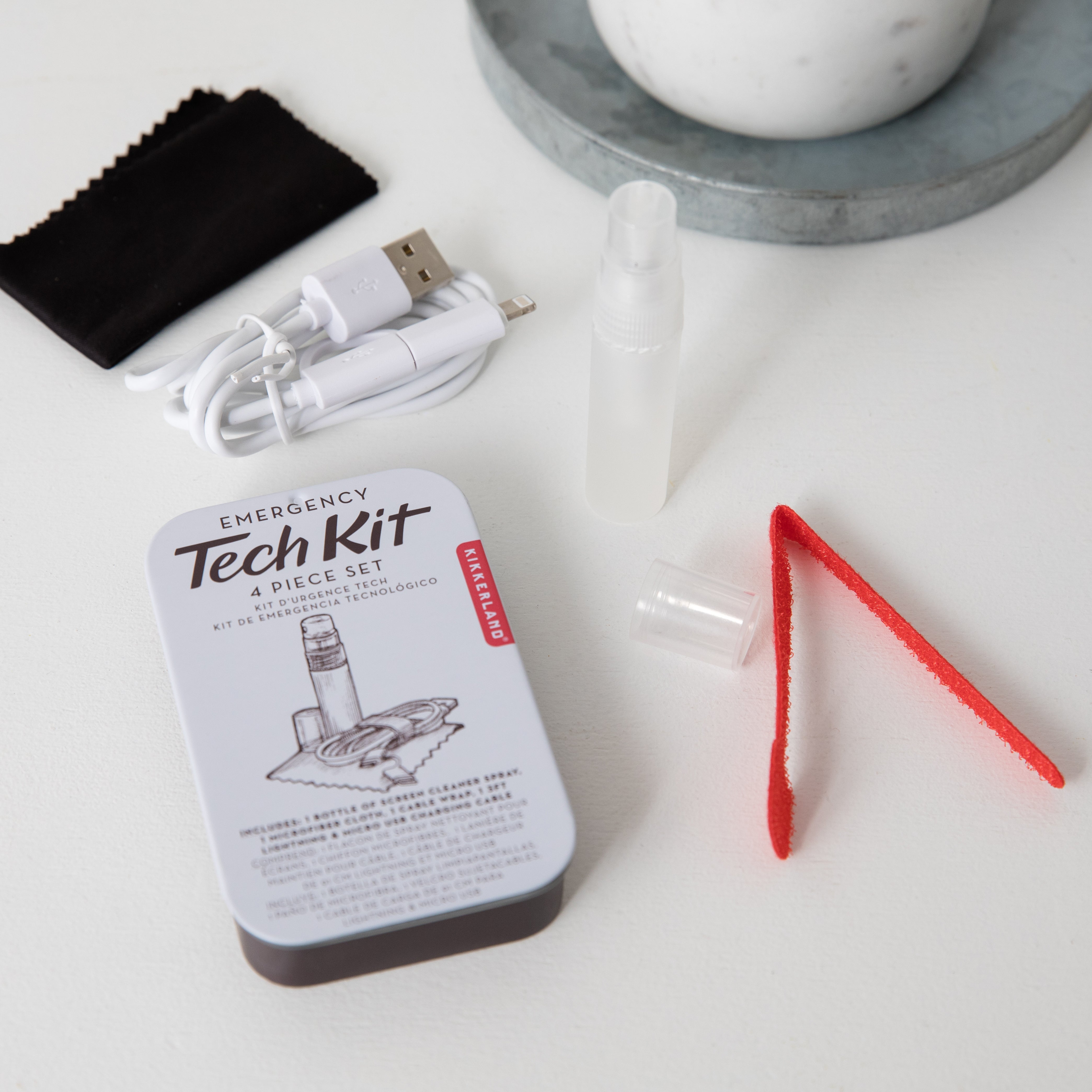 Tech Essentials Kit for On-the-Go Professionals – needi
